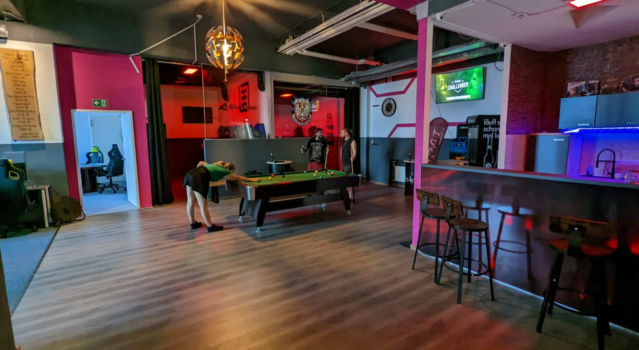 E-Sport und Gaming Locations in deiner Nähe - EsportConnect